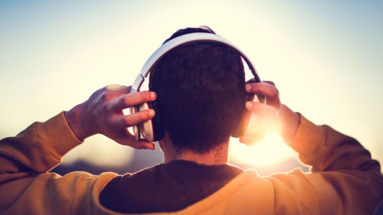 El apego emocional con la música surge en la adolescencia - Neuro Web